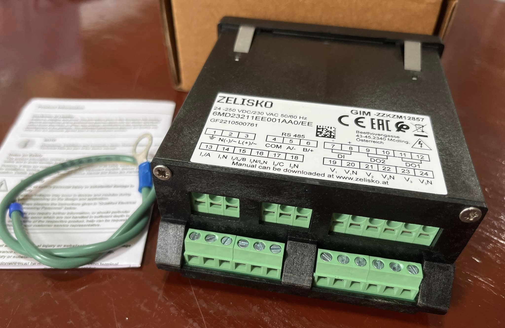 Voltage and Current Sensor with grid intelligent monitor